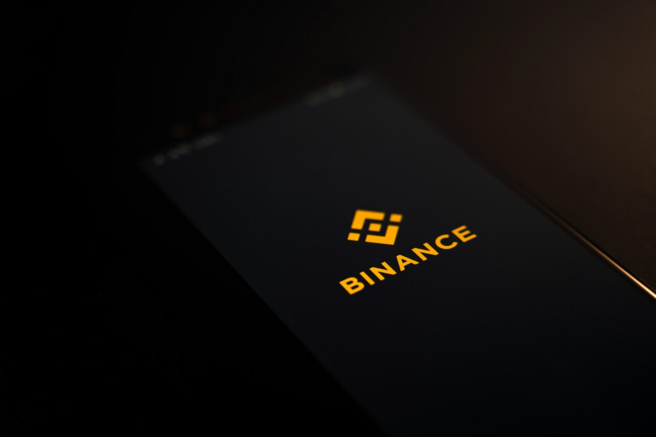 Binance is a Scam? Real Facts, Fraud Cases & How to Stay Safe - Crypto ...